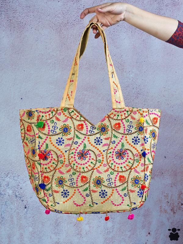 Bolso boho de flores bordadas Oveja Bohemia