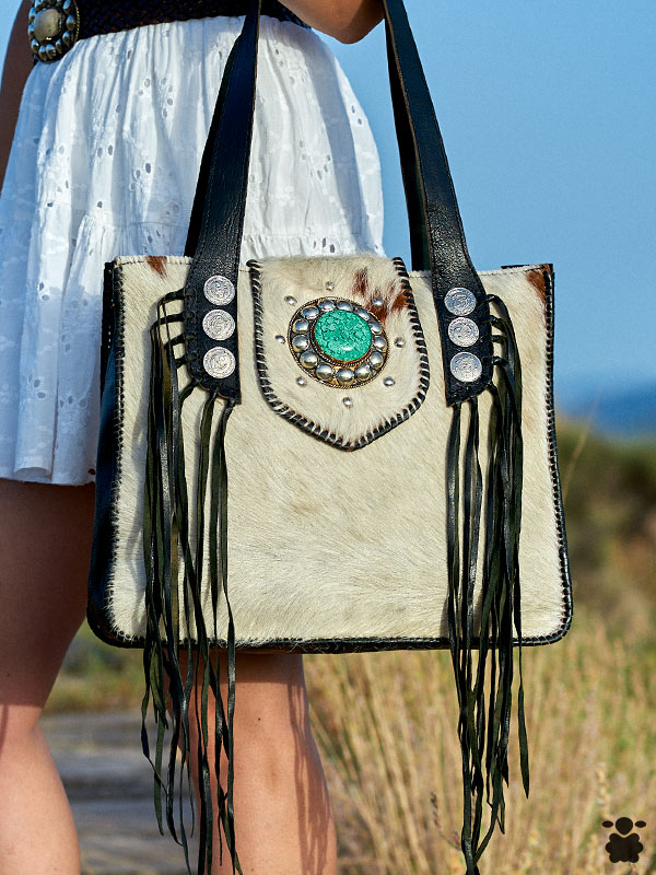 Bolso boho de piel en color blanco y negro - Oveja Bohemia